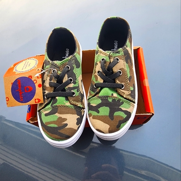 oomphies | Shoes | Kids Boys Or Girls Sneakers | Poshmark